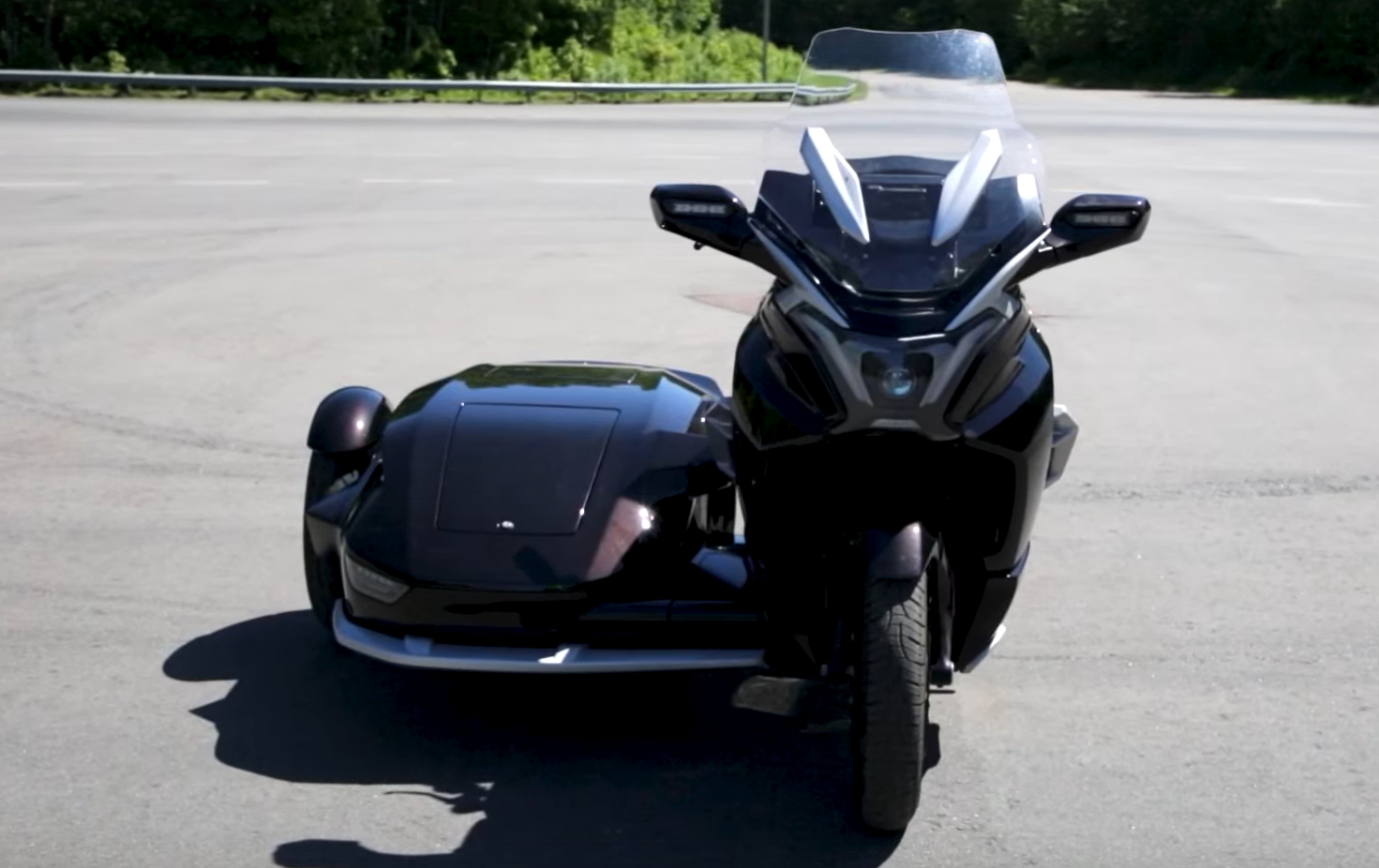 Публике показали, не имеющий аналогов, русский "зимний" Aurus Merlon ...